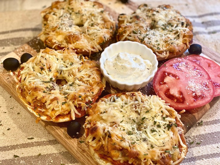 Creamy Chicken Parmesan Pizza Bagels! – Deepfrieddiamonds