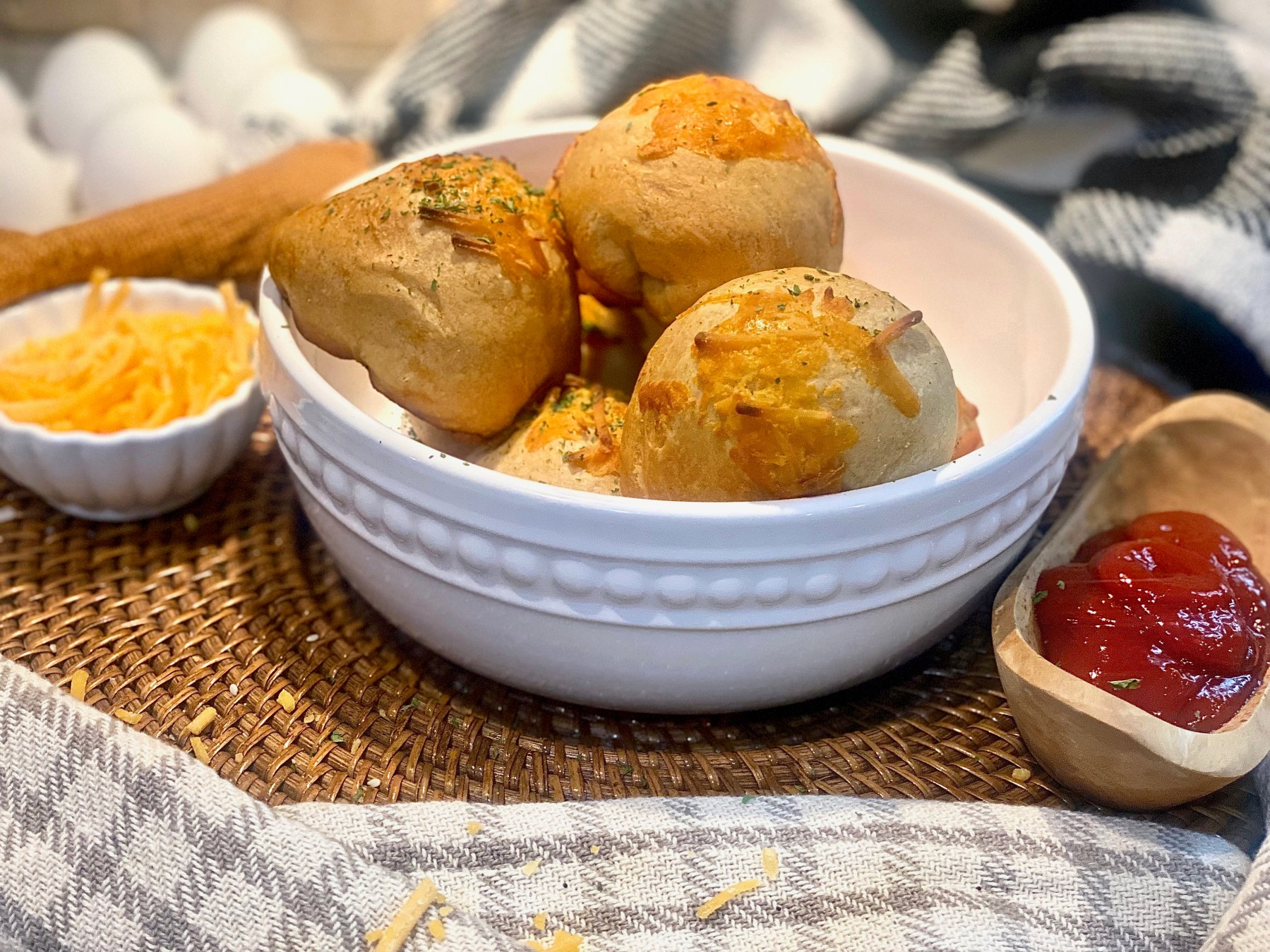 Bacon, Egg, And Cheese Biscuit Bombs! – Deepfrieddiamonds