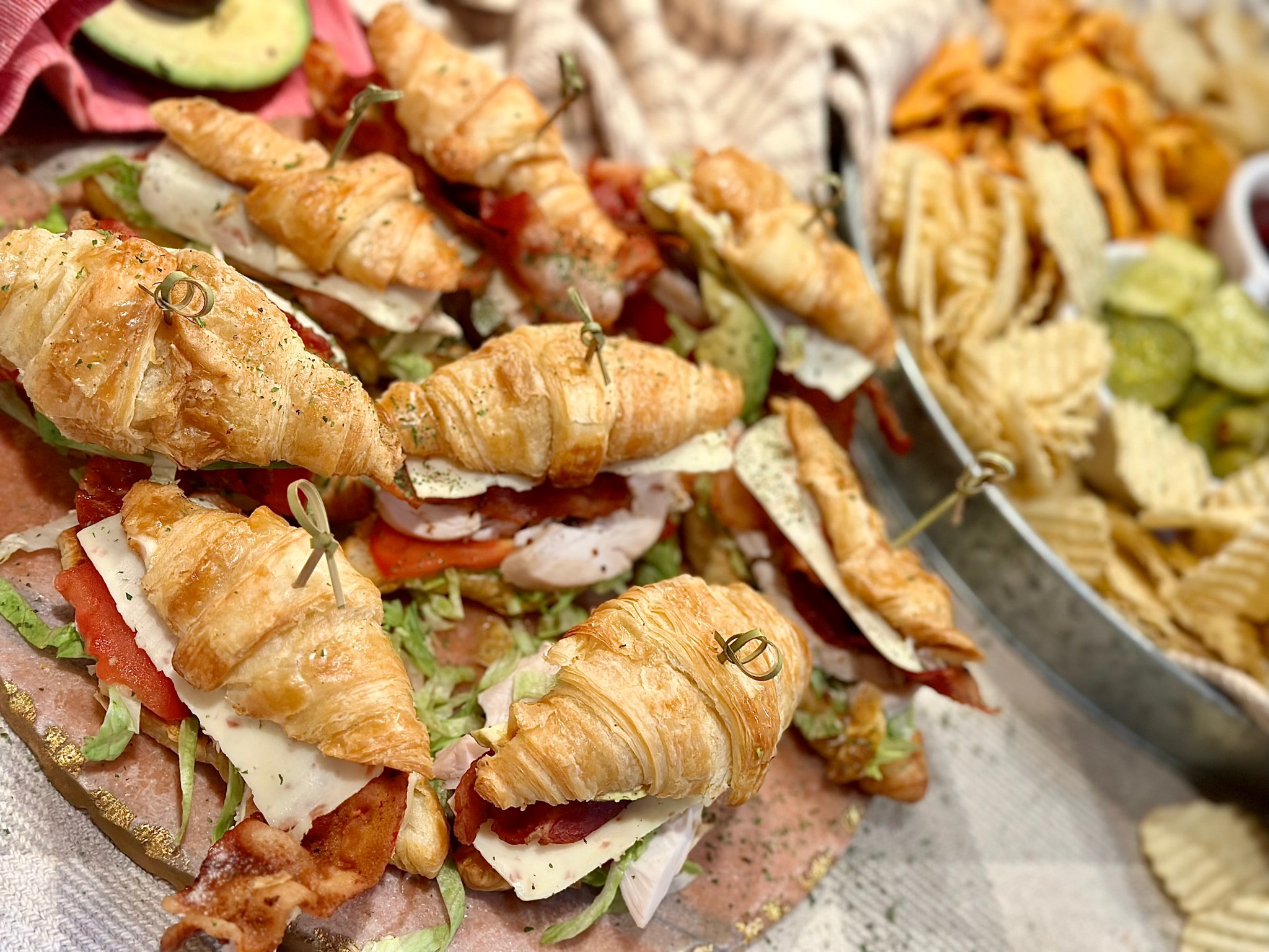 Caramelized Pineapple & Canadian Bacon Flatbreads With Creamy ...